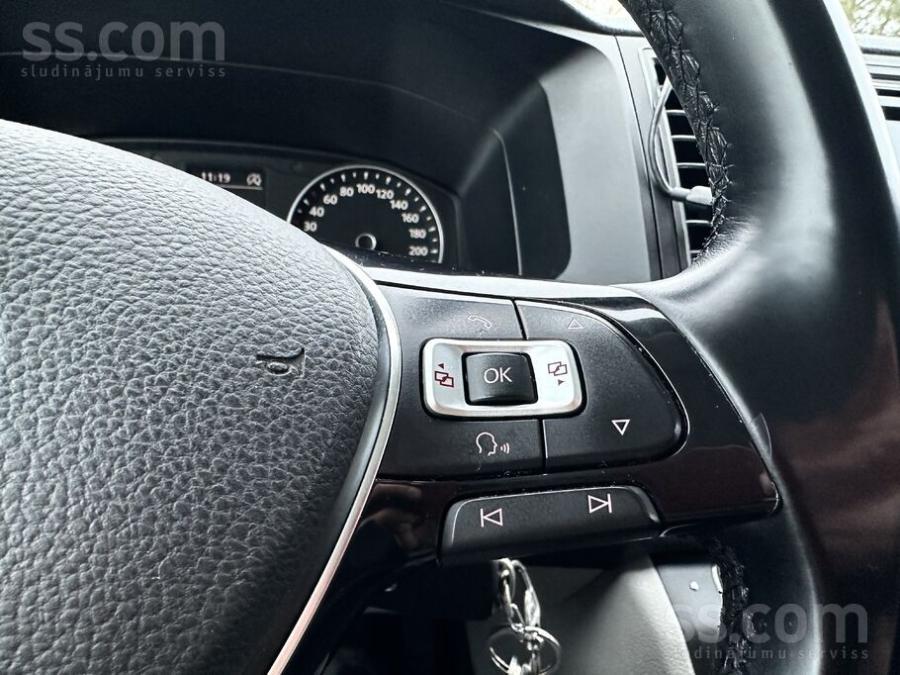 Balts Volkswagen Transporter 2019 Rīga, ar dzinēja tilpumu 2.00 L un nobraukumu 219 tūkst. km par 13600 €, foto 18 vietnē AUTOMOTO.COM.LV