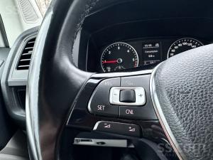 Balts Volkswagen Transporter 2019 Rīga, ar dzinēja tilpumu 2.00 L un nobraukumu 219 tūkst. km par 13600 €, foto 19 vietnē AUTOMOTO.COM.LV