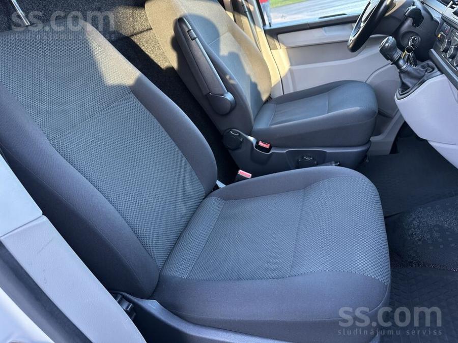 Balts Volkswagen Transporter 2019 Rīga, ar dzinēja tilpumu 2.00 L un nobraukumu 219 tūkst. km par 13600 €, foto 23 vietnē AUTOMOTO.COM.LV