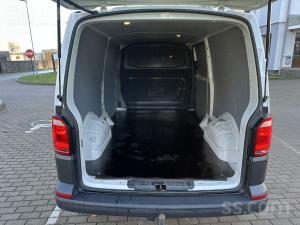 Balts Volkswagen Transporter 2019 Rīga, ar dzinēja tilpumu 2.00 L un nobraukumu 219 tūkst. km par 13600 €, foto 24 vietnē AUTOMOTO.COM.LV