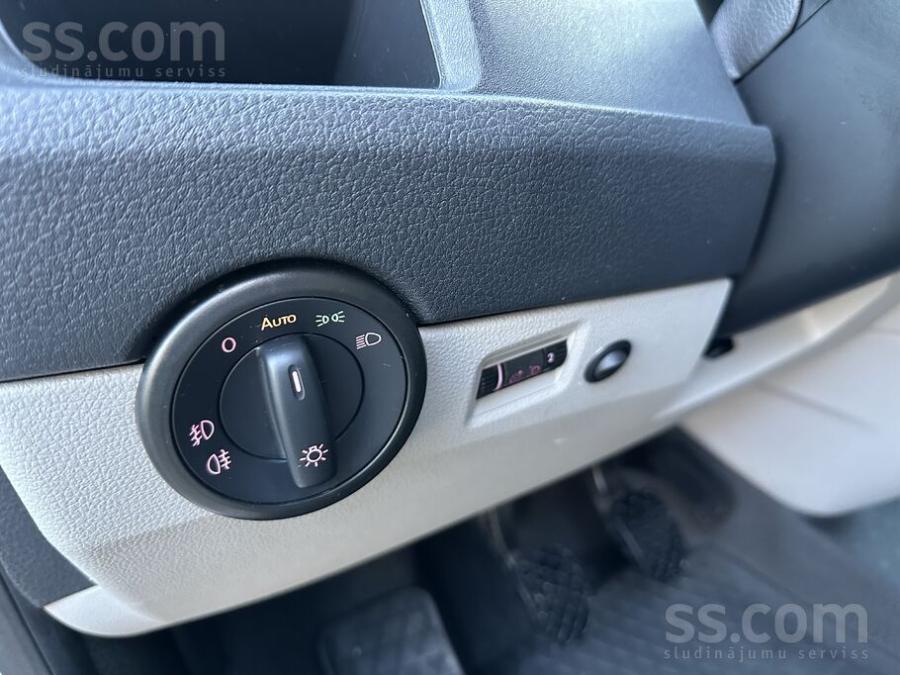 Balts Volkswagen Transporter 2019 Rīga, ar dzinēja tilpumu 2.00 L un nobraukumu 219 tūkst. km par 13600 €, foto 25 vietnē AUTOMOTO.COM.LV