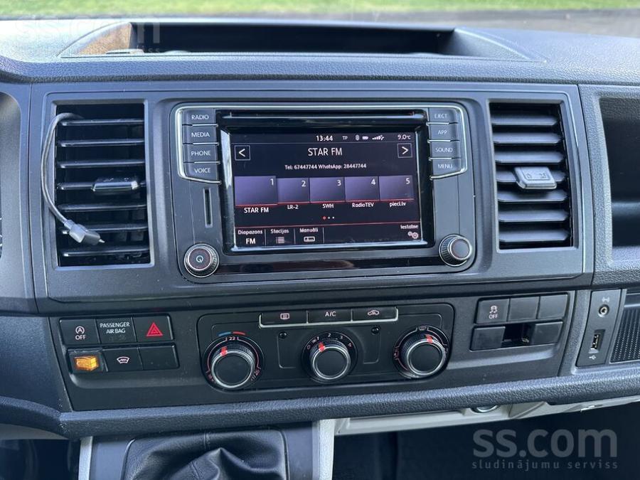 Balts Volkswagen Transporter 2019 Rīga, ar dzinēja tilpumu 2.00 L un nobraukumu 219 tūkst. km par 13600 €, foto 28 vietnē AUTOMOTO.COM.LV