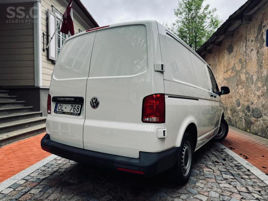 White Volkswagen Transporter 2020 in Cesis, with an engine capacity of 2.00 L and mileage of 0 thousand km for 17850 €, photo 6 on AUTOMOTO.COM.LV