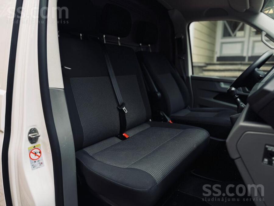 White Volkswagen Transporter 2020 in Cesis, with an engine capacity of 2.00 L and mileage of 0 thousand km for 17850 €, photo 15 on AUTOMOTO.COM.LV