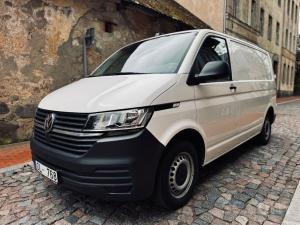 White Volkswagen Transporter 2020 in Cesis, with an engine capacity of 2.00 L and mileage of 0 thousand km for 17850 €, photo 28 on AUTOMOTO.COM.LV