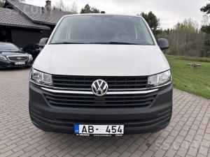 White Volkswagen Transporter 2020 in Cesis, with an engine capacity of 2.00 L and mileage of 219 thousand km for 15750 €, photo 3 on AUTOMOTO.COM.LV