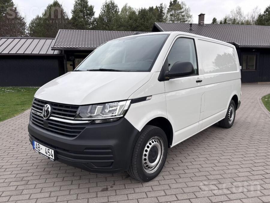 White Volkswagen Transporter 2020 in Cesis, with an engine capacity of 2.00 L and mileage of 219 thousand km for 15750 €, photo 4 on AUTOMOTO.COM.LV
