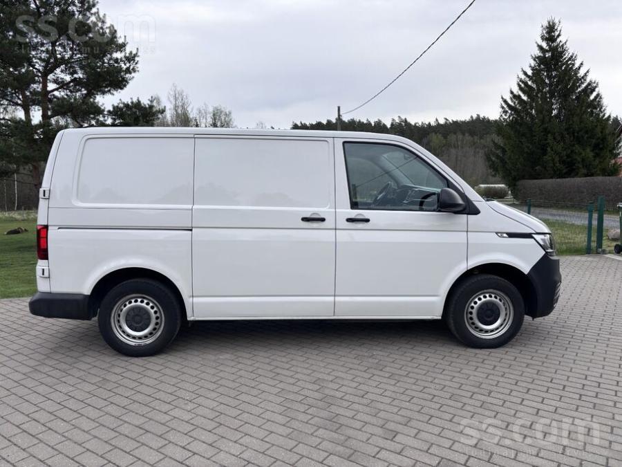 White Volkswagen Transporter 2020 in Cesis, with an engine capacity of 2.00 L and mileage of 219 thousand km for 15750 €, photo 8 on AUTOMOTO.COM.LV