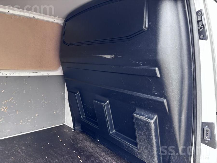 White Volkswagen Transporter 2020 in Cesis, with an engine capacity of 2.00 L and mileage of 219 thousand km for 15750 €, photo 10 on AUTOMOTO.COM.LV