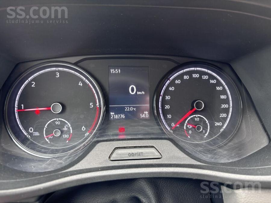 White Volkswagen Transporter 2020 in Cesis, with an engine capacity of 2.00 L and mileage of 219 thousand km for 15750 €, photo 17 on AUTOMOTO.COM.LV
