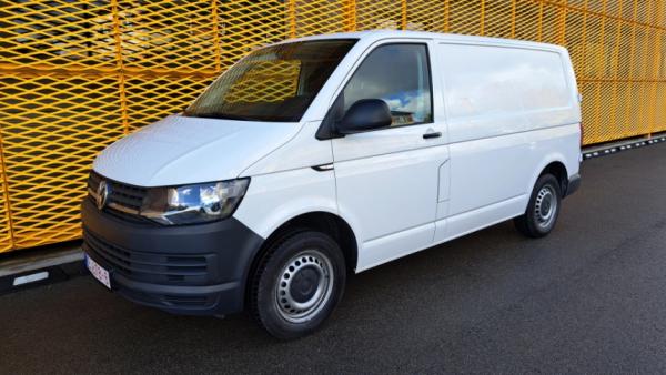 White Volkswagen Transporter 2020 in Riga, with an engine capacity of 2.00 L and mileage of 240 thousand km for 12250 €, photo 1 on AUTOMOTO.COM.LV