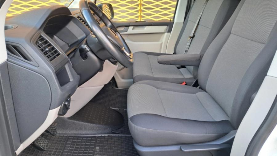 White Volkswagen Transporter 2020 in Riga, with an engine capacity of 2.00 L and mileage of 240 thousand km for 12250 €, photo 4 on AUTOMOTO.COM.LV