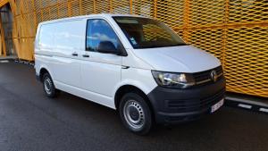 White Volkswagen Transporter 2020 in Riga, with an engine capacity of 2.00 L and mileage of 240 thousand km for 12250 €, photo 8 on AUTOMOTO.COM.LV