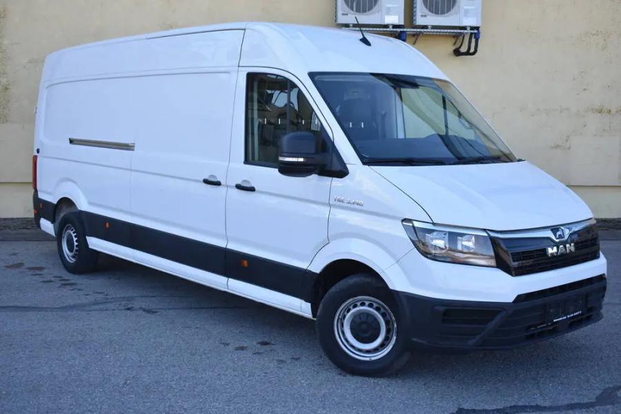 Balts Volkswagen Transporter 2021 Talsi, ar dzinēja tilpumu 2.00 L un nobraukumu 230 tūkst. km par 18500 €, foto 1 vietnē AUTOMOTO.COM.LV