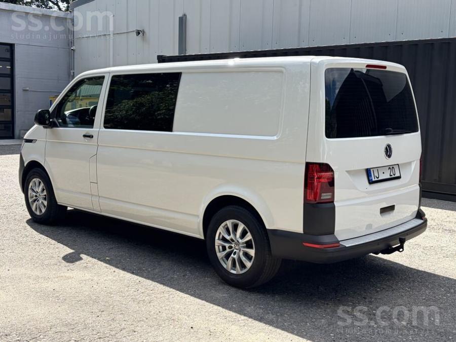 White Volkswagen Transporter 2021 in Riga, with an engine capacity of 2.00 L and mileage of 220 thousand km for 20900 €, photo 4 on AUTOMOTO.COM.LV