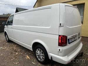 Balts Volkswagen Transporter 2021 Tallina, ar dzinēja tilpumu 2.00 L un nobraukumu 148 tūkst. km par 25800 €, foto 5 vietnē AUTOMOTO.COM.LV