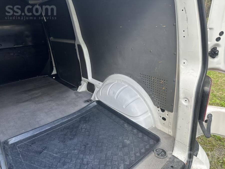 Balts Volkswagen Transporter 2021 Tallina, ar dzinēja tilpumu 2.00 L un nobraukumu 148 tūkst. km par 25800 €, foto 28 vietnē AUTOMOTO.COM.LV