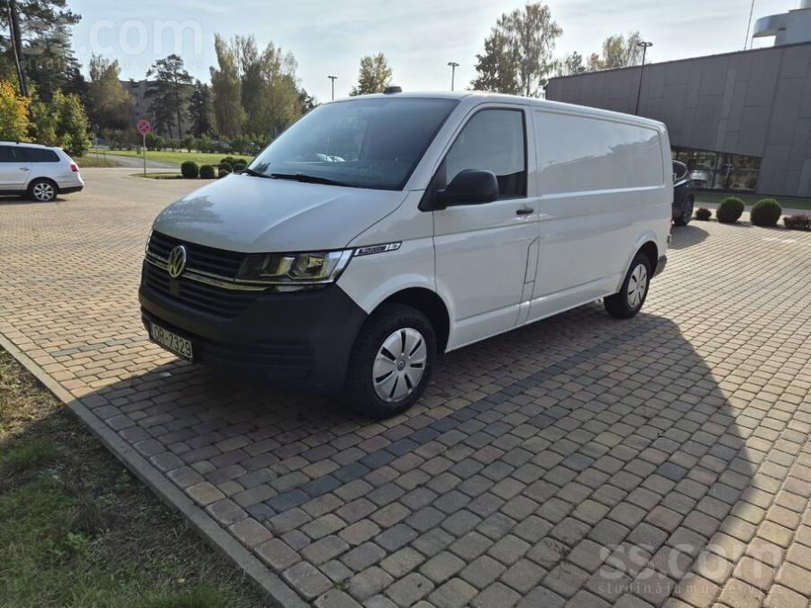 Белый Фольксваген Transporter 2021 в Рига, объемом двигателя 2.00 л и пробегом 250 тыс. км за 15500 €, фото 1 на AUTOMOTO.COM.LV