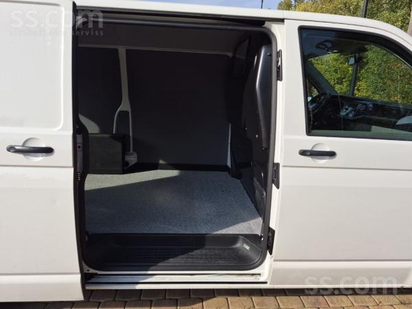 Balts Volkswagen Transporter 2021 Rīga, ar dzinēja tilpumu 2.00 L un nobraukumu 250 tūkst. km par 15500 €, foto 9 vietnē AUTOMOTO.COM.LV