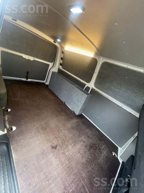 White Volkswagen Transporter 2023 in Jurmala, with an engine capacity of 2.00 L and mileage of 122 thousand km for 26800 €, photo 11 on AUTOMOTO.COM.LV