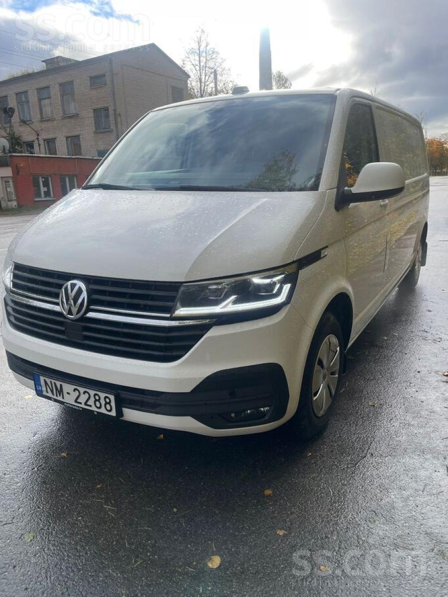 Balts Volkswagen Transporter 2023 Rīga, ar dzinēja tilpumu 2.00 L un nobraukumu 135 tūkst. km par 25500 €, foto 5 vietnē AUTOMOTO.COM.LV