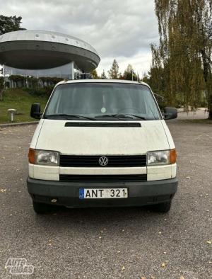 White Volkswagen Transporter 1991 in Moletai, with an engine capacity of 2.40 L and mileage of 308 thousand km for 900 €, photo 4 on AUTOMOTO.COM.LV
