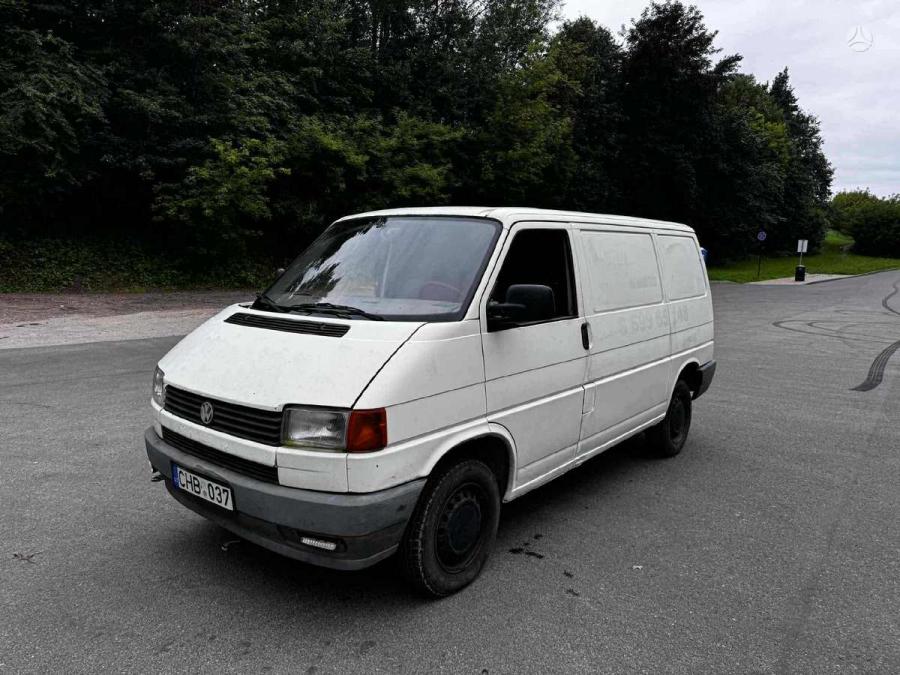 White Volkswagen Transporter 1994 in Vilnius, with an engine capacity of 1.90 L and mileage of 451 thousand km for 1050 €, photo 1 on AUTOMOTO.COM.LV