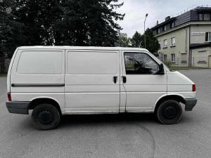 White Volkswagen Transporter 1994 in Vilnius, with an engine capacity of 1.90 L and mileage of 451 thousand km for 1050 €, photo 10 on AUTOMOTO.COM.LV