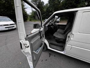 White Volkswagen Transporter 1994 in Vilnius, with an engine capacity of 1.90 L and mileage of 451 thousand km for 1050 €, photo 14 on AUTOMOTO.COM.LV
