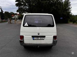 White Volkswagen Transporter 1994 in Vilnius, with an engine capacity of 1.90 L and mileage of 451 thousand km for 1050 €, photo 18 on AUTOMOTO.COM.LV