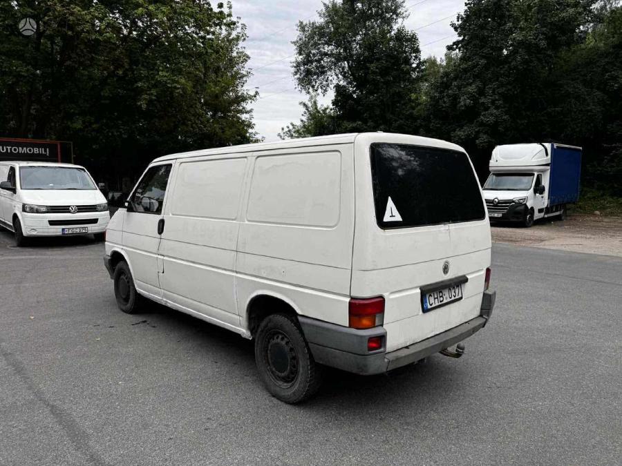 White Volkswagen Transporter 1994 in Vilnius, with an engine capacity of 1.90 L and mileage of 451 thousand km for 1050 €, photo 25 on AUTOMOTO.COM.LV