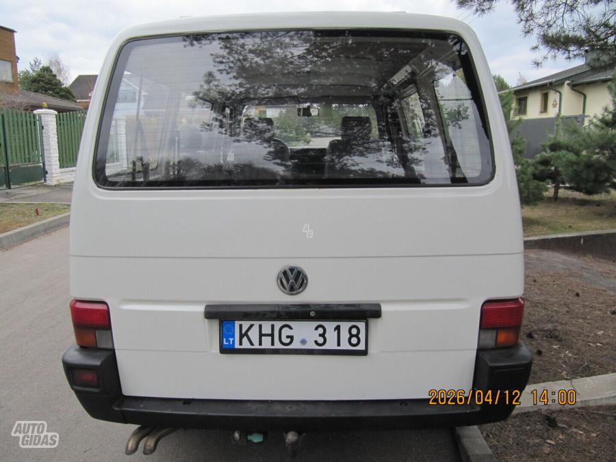 White Volkswagen Transporter 1995 in Vilnius, with an engine capacity of 2.50 L and mileage of 300 thousand km for 2450 €, photo 5 on AUTOMOTO.COM.LV