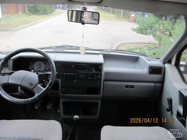 White Volkswagen Transporter 1995 in Vilnius, with an engine capacity of 2.50 L and mileage of 300 thousand km for 2450 €, photo 7 on AUTOMOTO.COM.LV