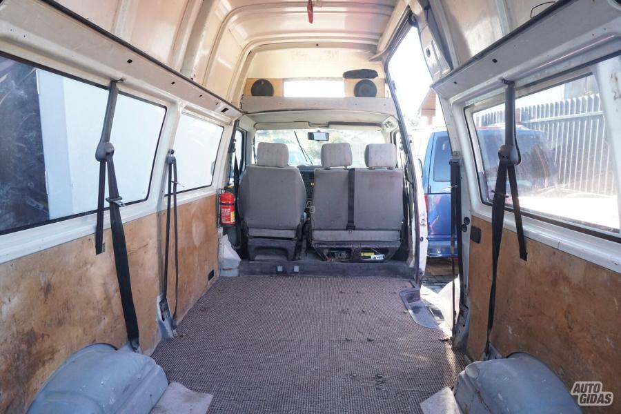 Balts Volkswagen Transporter 1996 Viļņa, ar dzinēja tilpumu 2.50 L un nobraukumu 400 tūkst. km par 1700 €, foto 6 vietnē AUTOMOTO.COM.LV