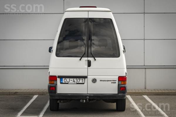 White Volkswagen Transporter 1998 in Riga, with an engine capacity of 2.50 L and mileage of 379 thousand km for 5750 €, photo 5 on AUTOMOTO.COM.LV