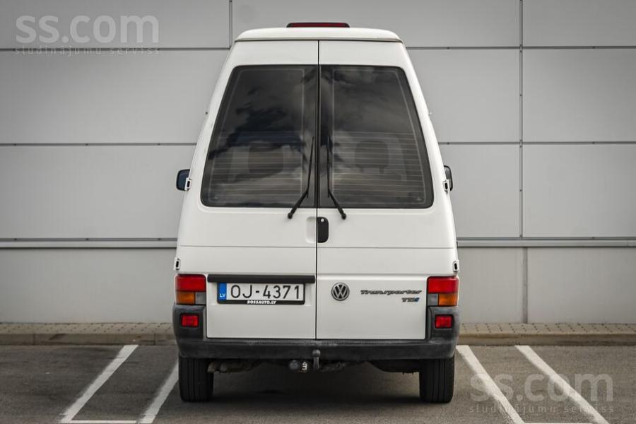White Volkswagen Transporter 1998 in Riga, with an engine capacity of 2.50 L and mileage of 379 thousand km for 5750 €, photo 6 on AUTOMOTO.COM.LV