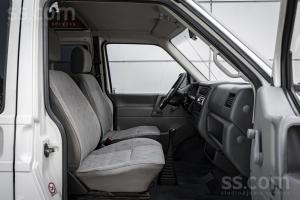 White Volkswagen Transporter 1998 in Riga, with an engine capacity of 2.50 L and mileage of 379 thousand km for 5750 €, photo 8 on AUTOMOTO.COM.LV