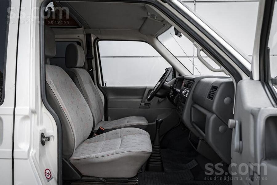 White Volkswagen Transporter 1998 in Riga, with an engine capacity of 2.50 L and mileage of 379 thousand km for 5750 €, photo 8 on AUTOMOTO.COM.LV