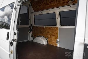 White Volkswagen Transporter 1998 in Riga, with an engine capacity of 2.50 L and mileage of 379 thousand km for 5750 €, photo 11 on AUTOMOTO.COM.LV