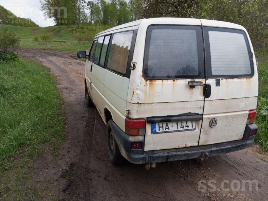 Balts Volkswagen Transporter 2000 Rēzekne, ar dzinēja tilpumu 2.50 L un nobraukumu 394 tūkst. km par 1800 €, foto 5 vietnē AUTOMOTO.COM.LV