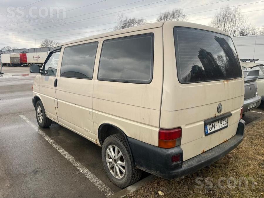 Balts Volkswagen Transporter 2000 Rīga, ar dzinēja tilpumu 2.50 L un nobraukumu 580 tūkst. km par 1700 €, foto 4 vietnē AUTOMOTO.COM.LV