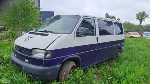White Volkswagen Transporter 2000 in Vilnius, with an engine capacity of 2.50 L and mileage of 369 thousand km for 2500 €, photo 3 on AUTOMOTO.COM.LV