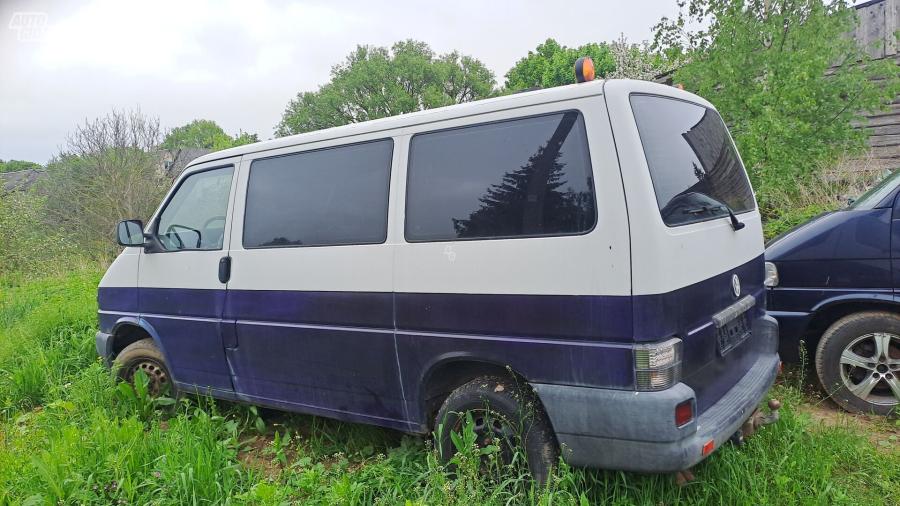 White Volkswagen Transporter 2000 in Vilnius, with an engine capacity of 2.50 L and mileage of 369 thousand km for 2500 €, photo 4 on AUTOMOTO.COM.LV