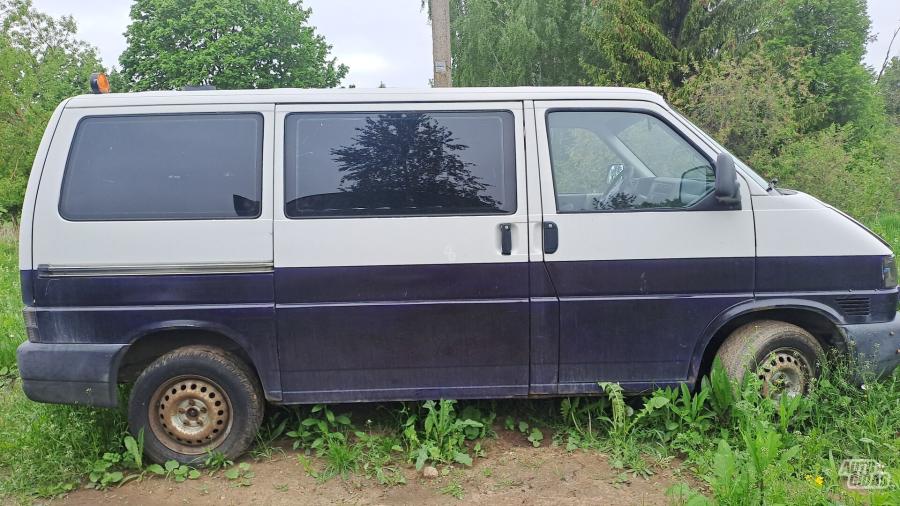 White Volkswagen Transporter 2000 in Vilnius, with an engine capacity of 2.50 L and mileage of 369 thousand km for 2500 €, photo 6 on AUTOMOTO.COM.LV