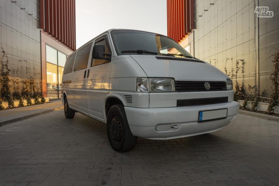 White Volkswagen Transporter 2001 in Klaipeda, with an engine capacity of 2.50 L and mileage of 577 thousand km for 2500 €, photo 1 on AUTOMOTO.COM.LV