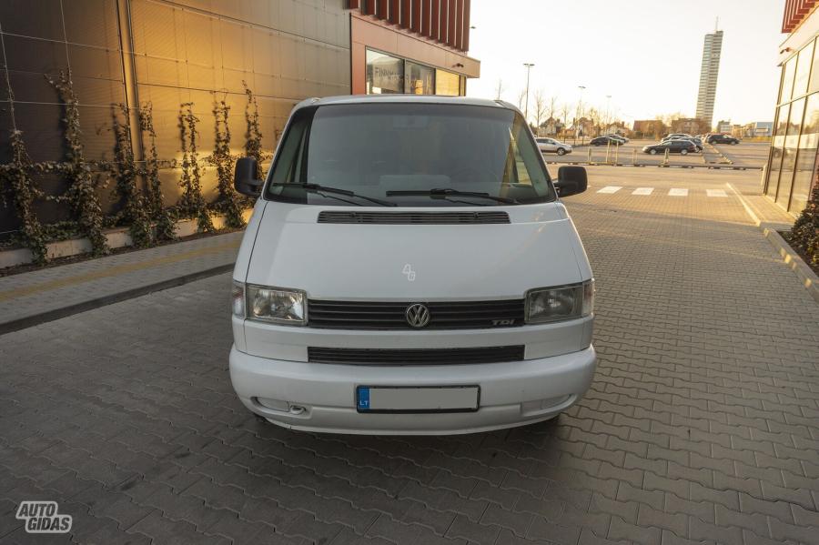 White Volkswagen Transporter 2001 in Klaipeda, with an engine capacity of 2.50 L and mileage of 577 thousand km for 2500 €, photo 4 on AUTOMOTO.COM.LV
