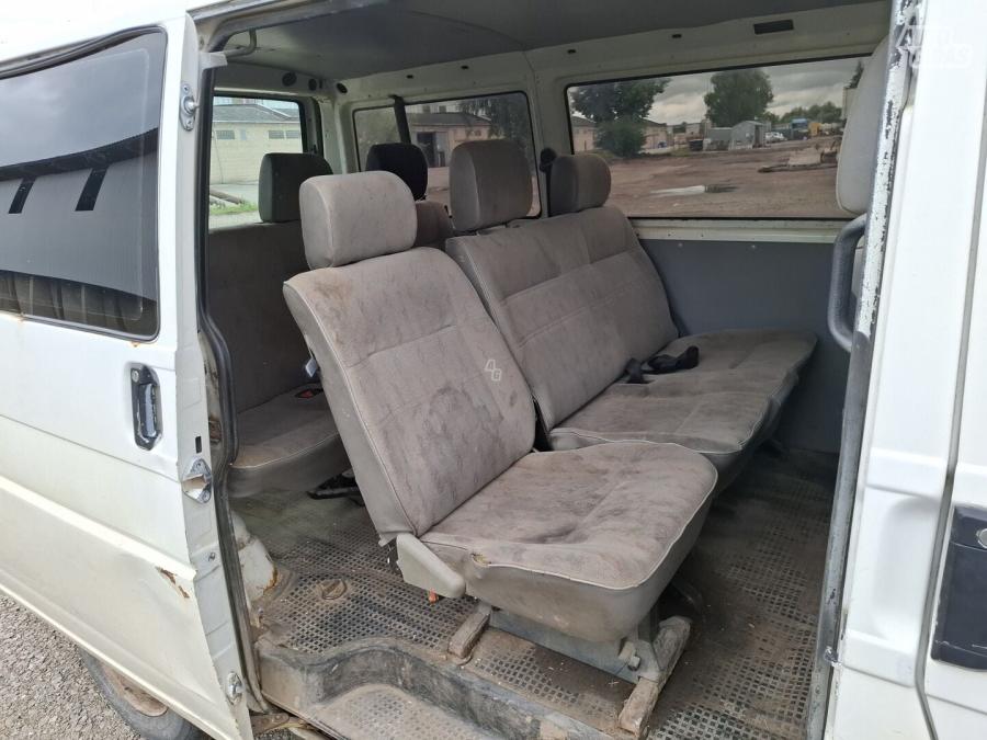 White Volkswagen Transporter 2001 in Pakruojis, with an engine capacity of 1.90 L and mileage of 352 thousand km for 1500 €, photo 8 on AUTOMOTO.COM.LV