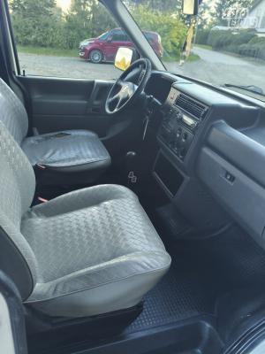 White Volkswagen Transporter 2003 in Joniskis, with an engine capacity of 2.50 L and mileage of 310 thousand km for 3998 €, photo 6 on AUTOMOTO.COM.LV