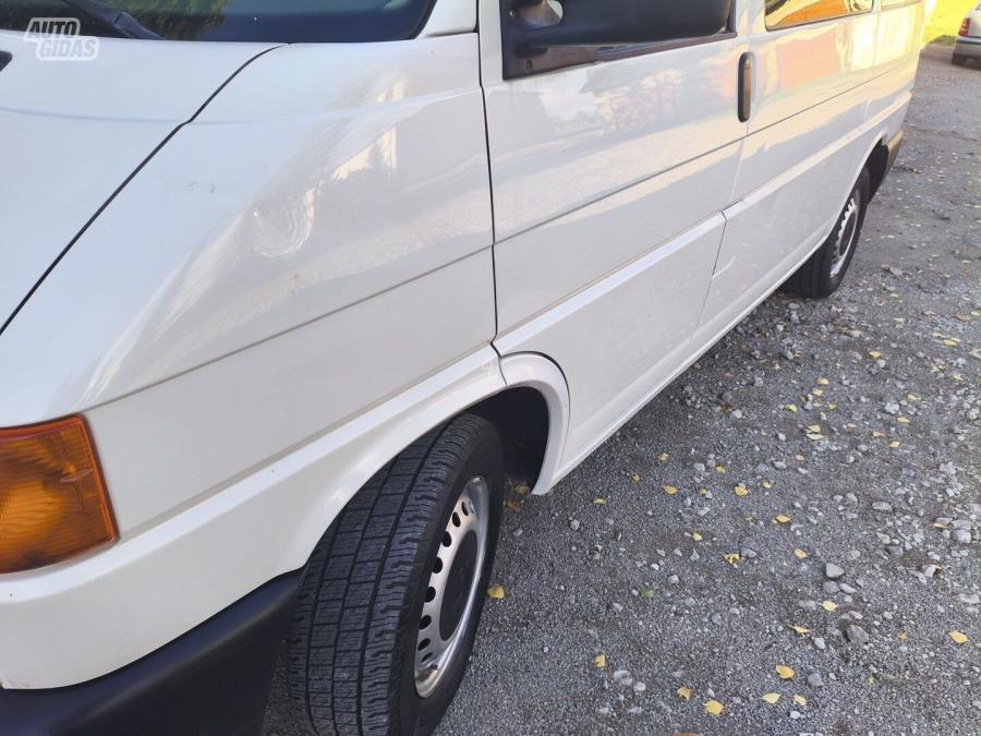White Volkswagen Transporter 2003 in Joniskis, with an engine capacity of 2.50 L and mileage of 310 thousand km for 3998 €, photo 11 on AUTOMOTO.COM.LV