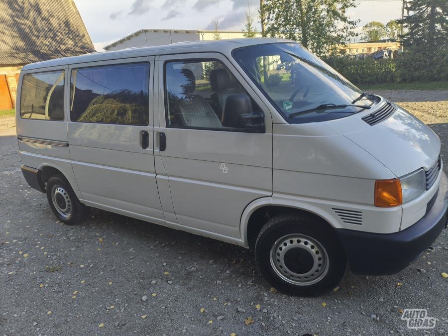 White Volkswagen Transporter 2003 in Joniskis, with an engine capacity of 2.50 L and mileage of 310 thousand km for 3998 €, photo 16 on AUTOMOTO.COM.LV